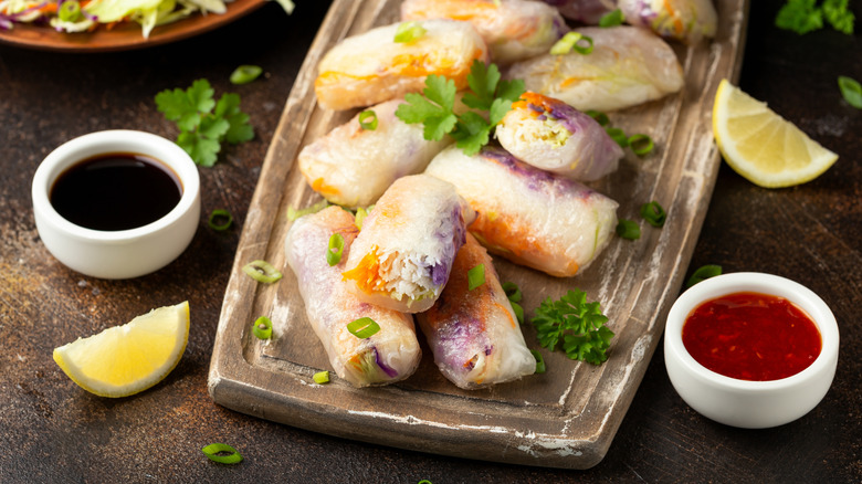 How To Wrap Rice Paper Dumplings So They Don't Crack (Plus The Best ...