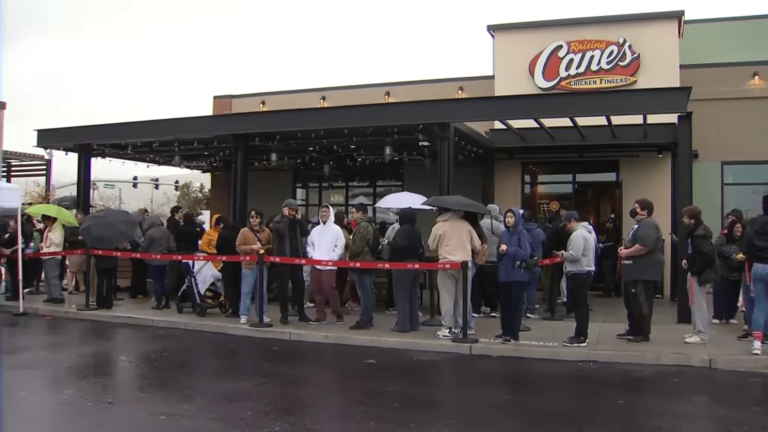 Raising Cane's opens first South Bay location