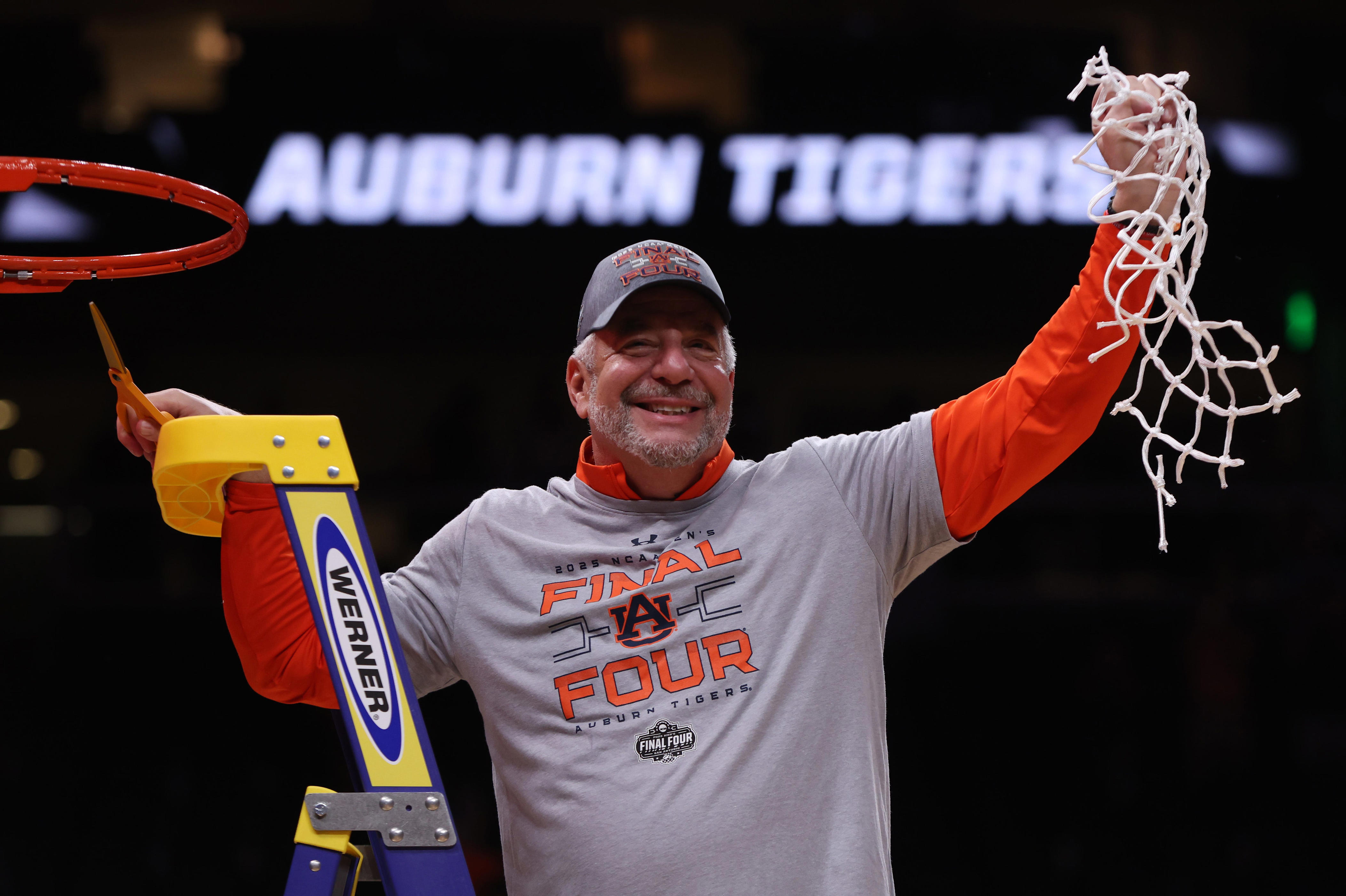 Auburn's Bruce Pearl wins NABC Coach of the Year award