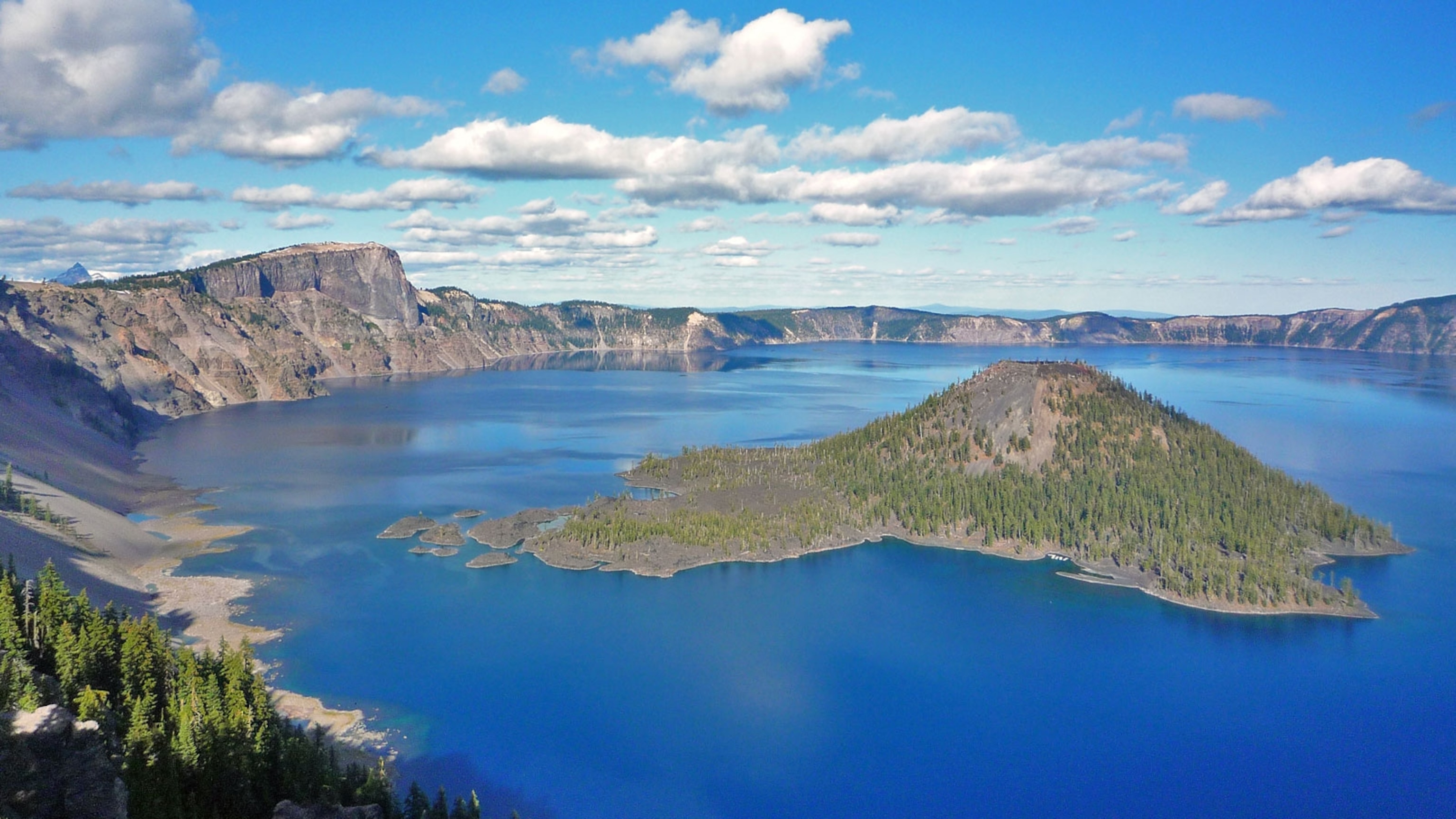 Crater Lake, deepest lake in US, is closing for 2 years
