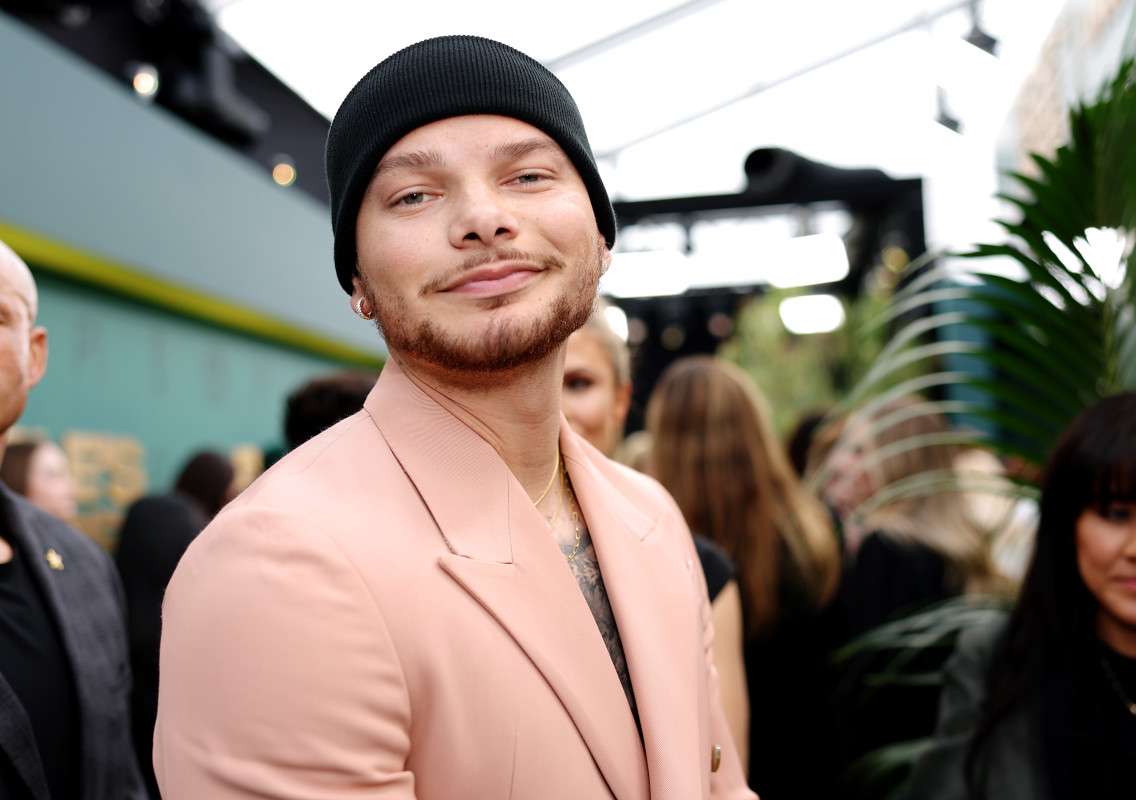 Kane Brown Fans Have a ‘Heart Attack’ as He Hops Into Stranger's Car
