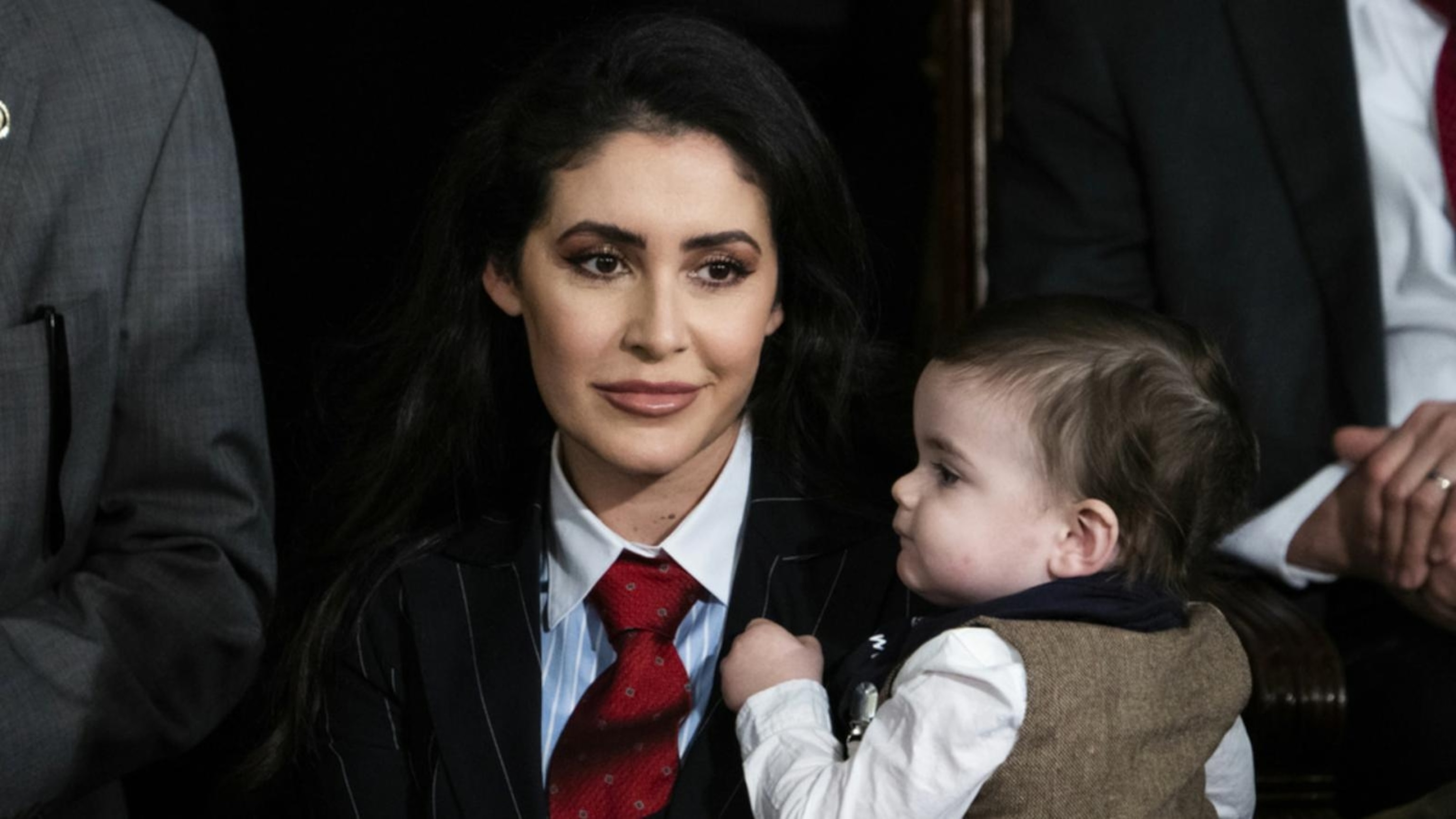 Republicans and Democrats team up to defy House leadership on voting ...