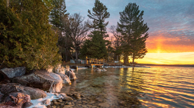 One Of Michigan's Most Gorgeous Inland Lakes Is A Recreational Escape ...