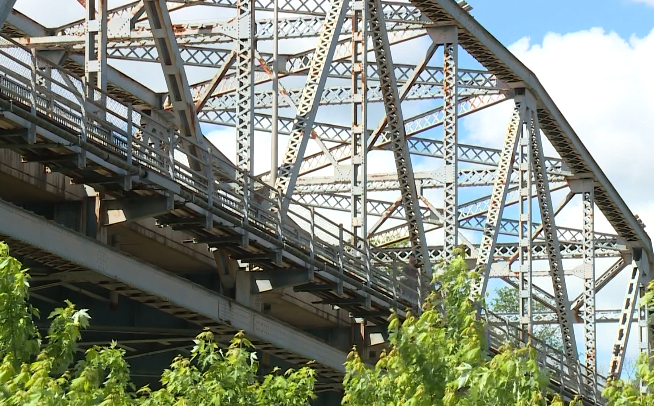 Fourth Street Bridge closes ahead of bridge demolition, construction