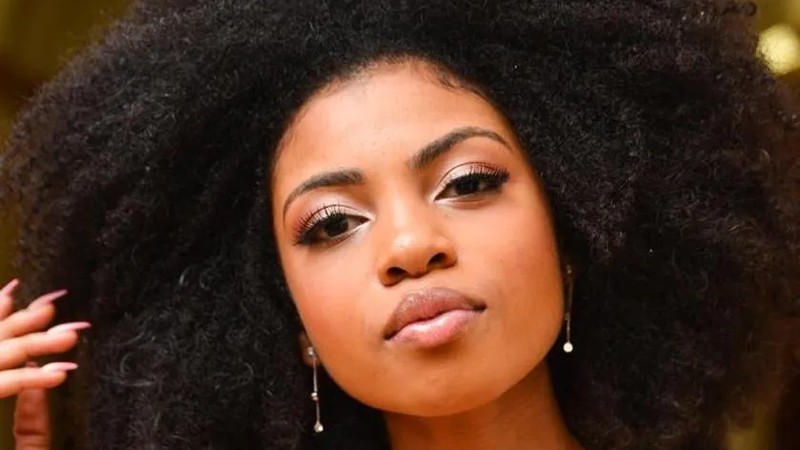 Between Two Worlds | Zulaika Patel's painful journey of dual family ...