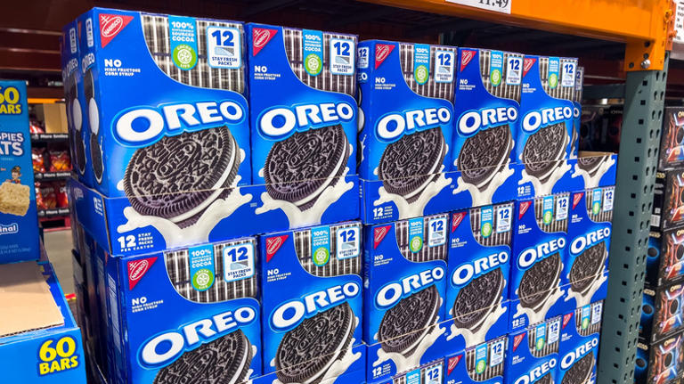 Why You Should Be Buying Oreos At Costco And Not The Grocery Store