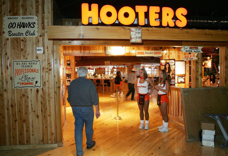 Hooters files for bankruptcy, pivots to more family-friendly model