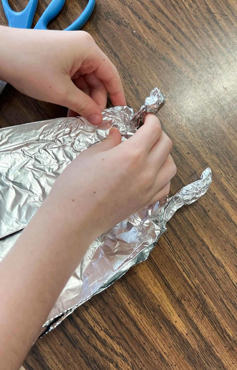 No-Mess Sculpture Idea For Creative Kids