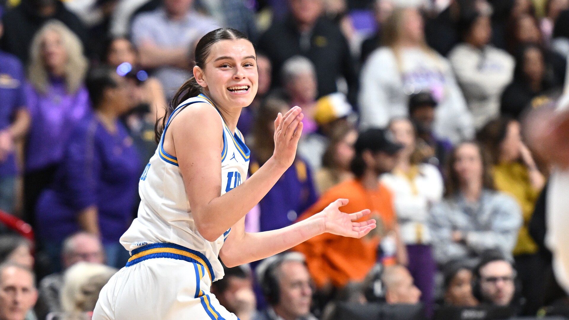 Betting favorite UConn joins 3 top seeds in South Carolina, UCLA and ...