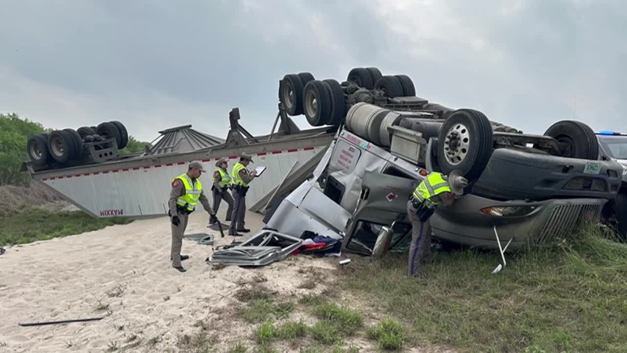 Driver killed in fatal truck rollover on State Highway 44 in Webb County