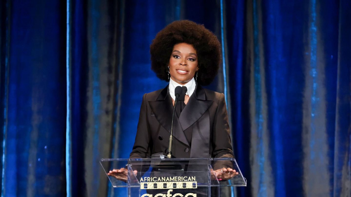 Amber Ruffin sarcastically addresses her removal from White House Correspondents’ dinner