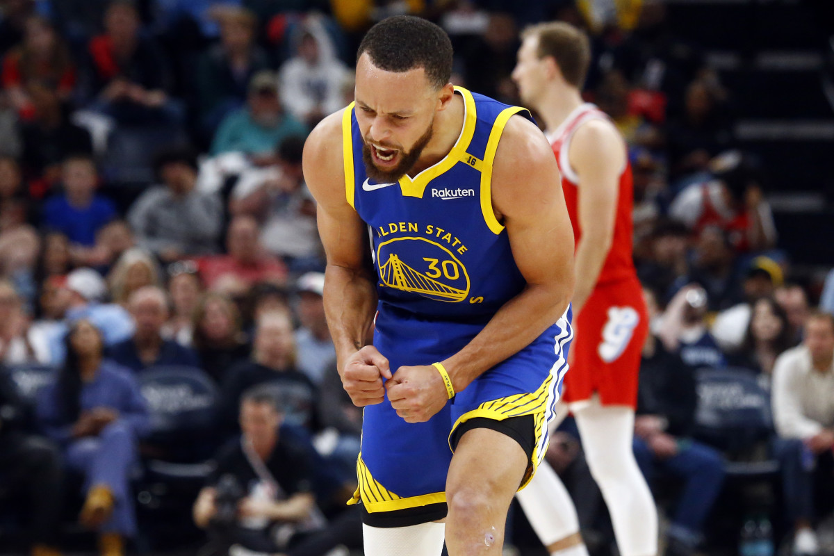 Warriors' Steph Curry Makes NBA History in Grizzlies Game