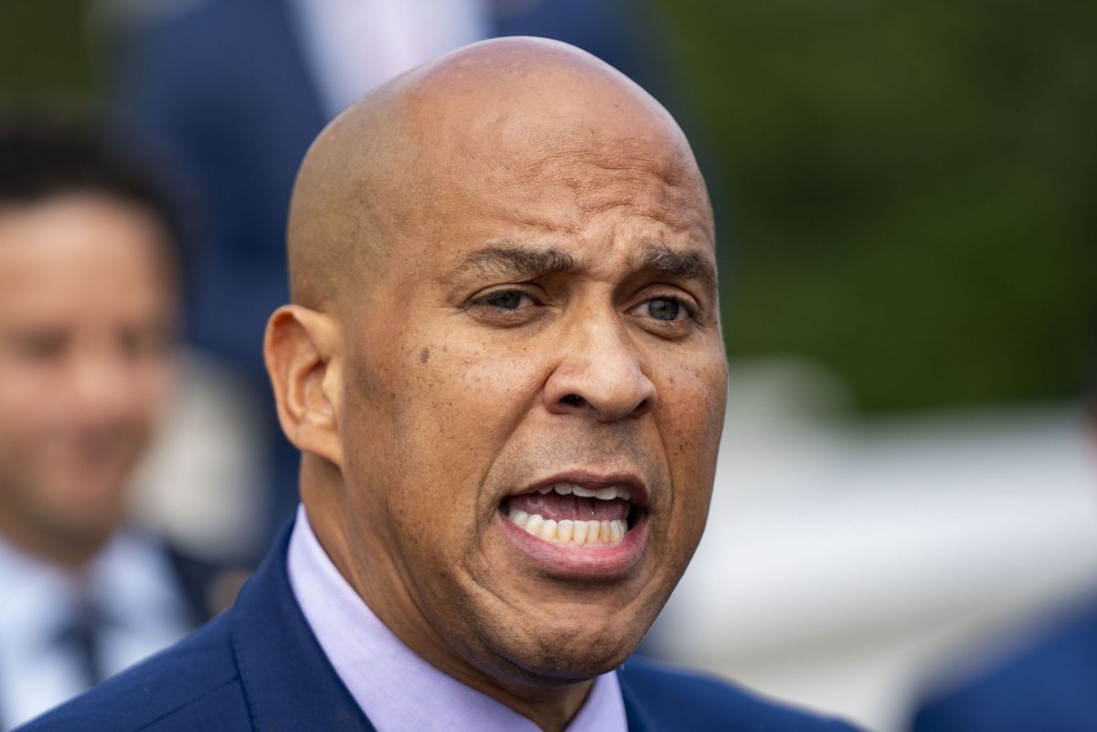 Sen. Cory Booker breaks record for longest Senate floor speech