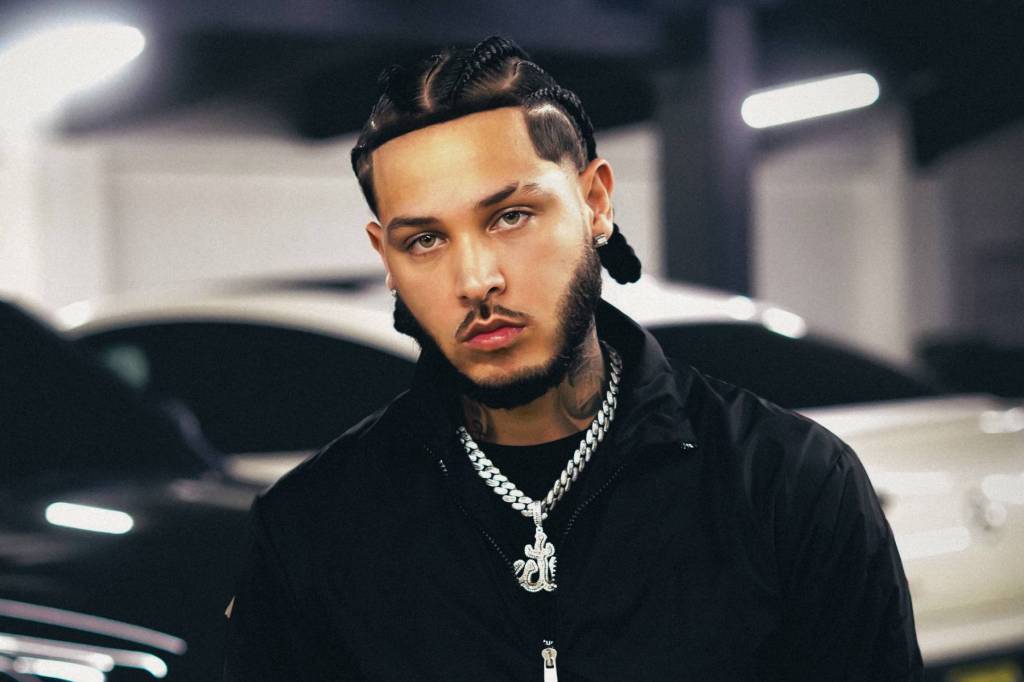 Puerto Rican Star ROA Sings to a ‘Reina' He Thinks Is the One on New Single