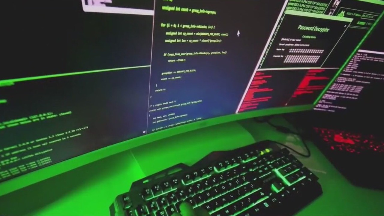 AI: Cybersecurity experts warn of chatbot risks