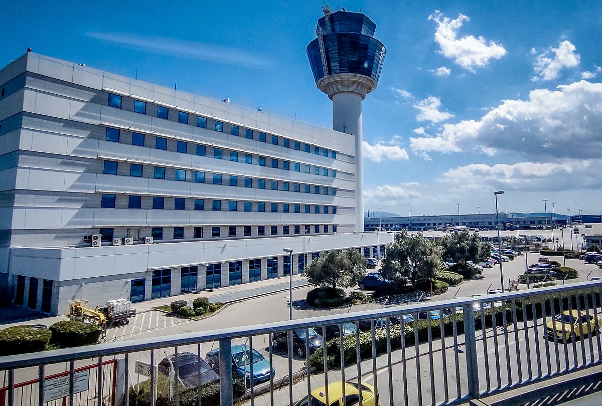 Συναγερμός στο «Ελ. Βενιζέλος»: Καθηλωμένα τα αεροπλάνα - Αεροσκάφος ...