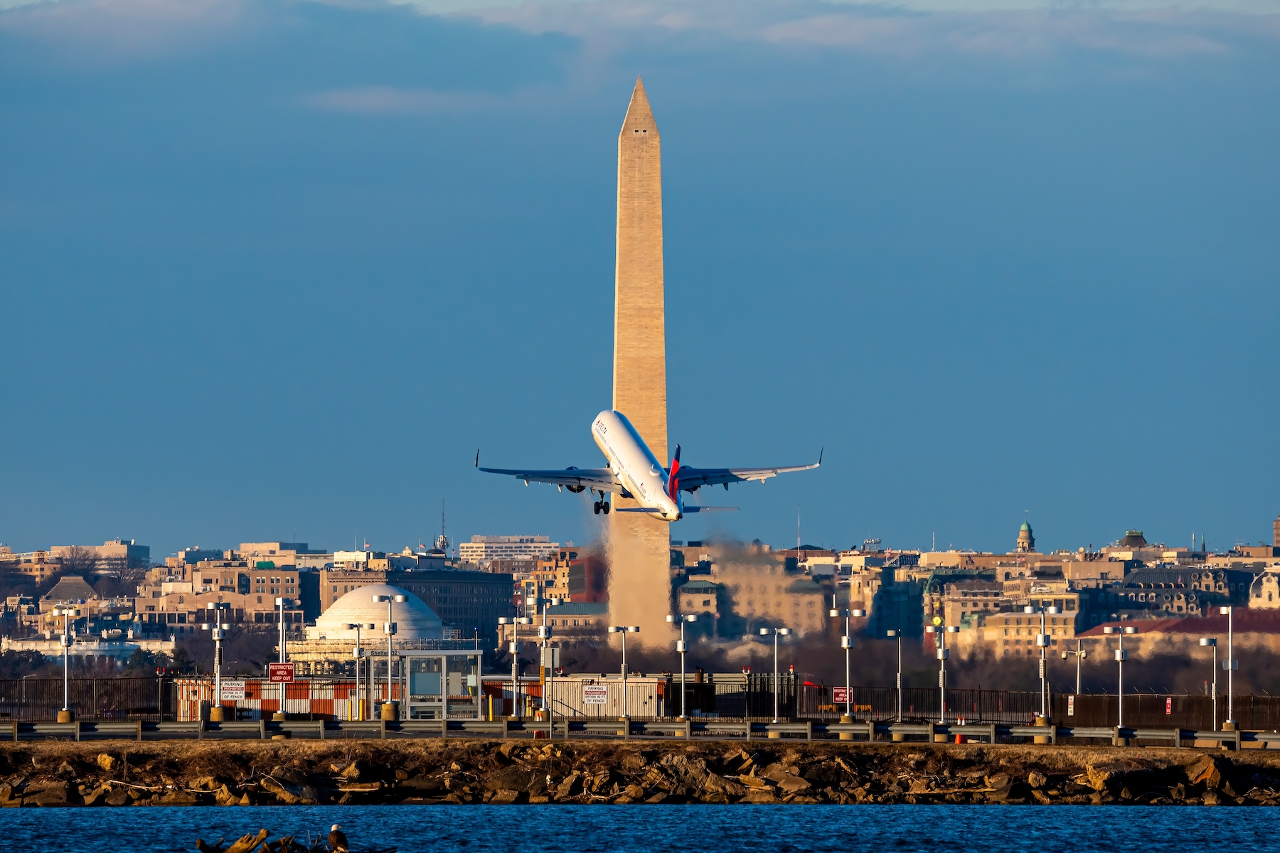 Delta flies 'Miracle on Ice' hockey team to DC for honors