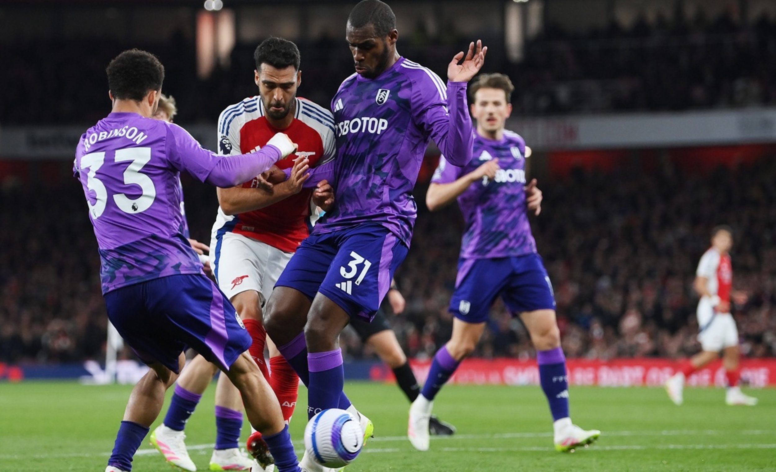 Bukayo Saka returns to help Arsenal seal important win against Fulham