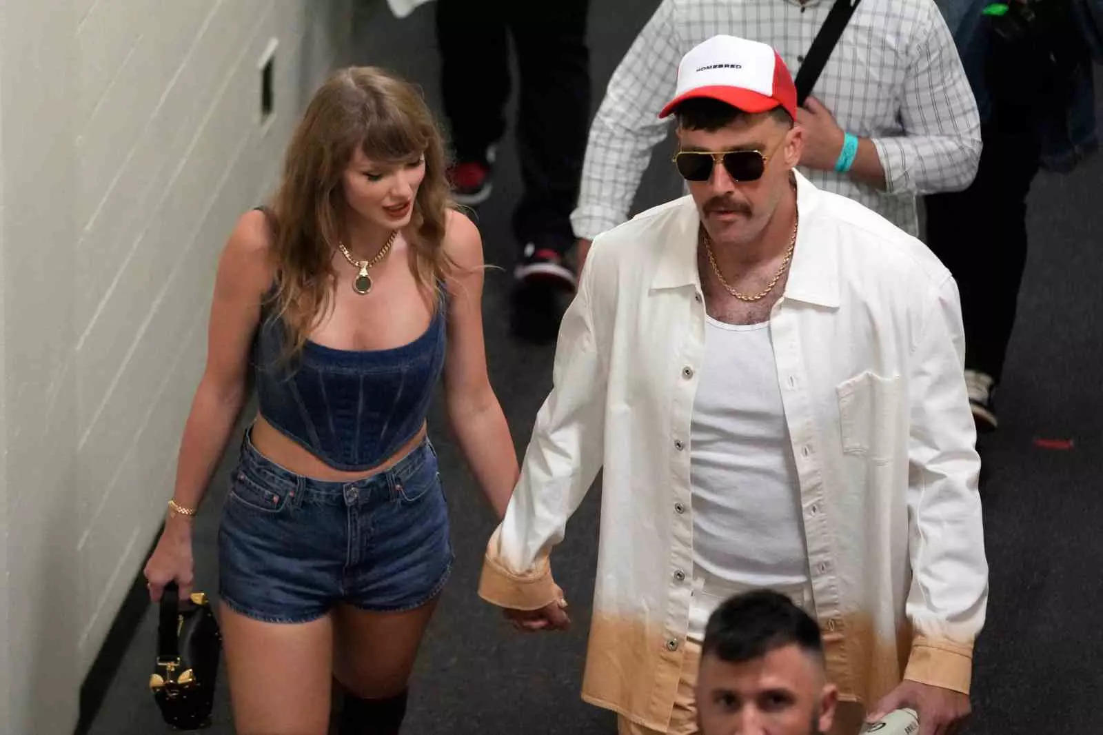 "Playing coy about an engagement": Taylor Swift and Travis Kelce make a ...