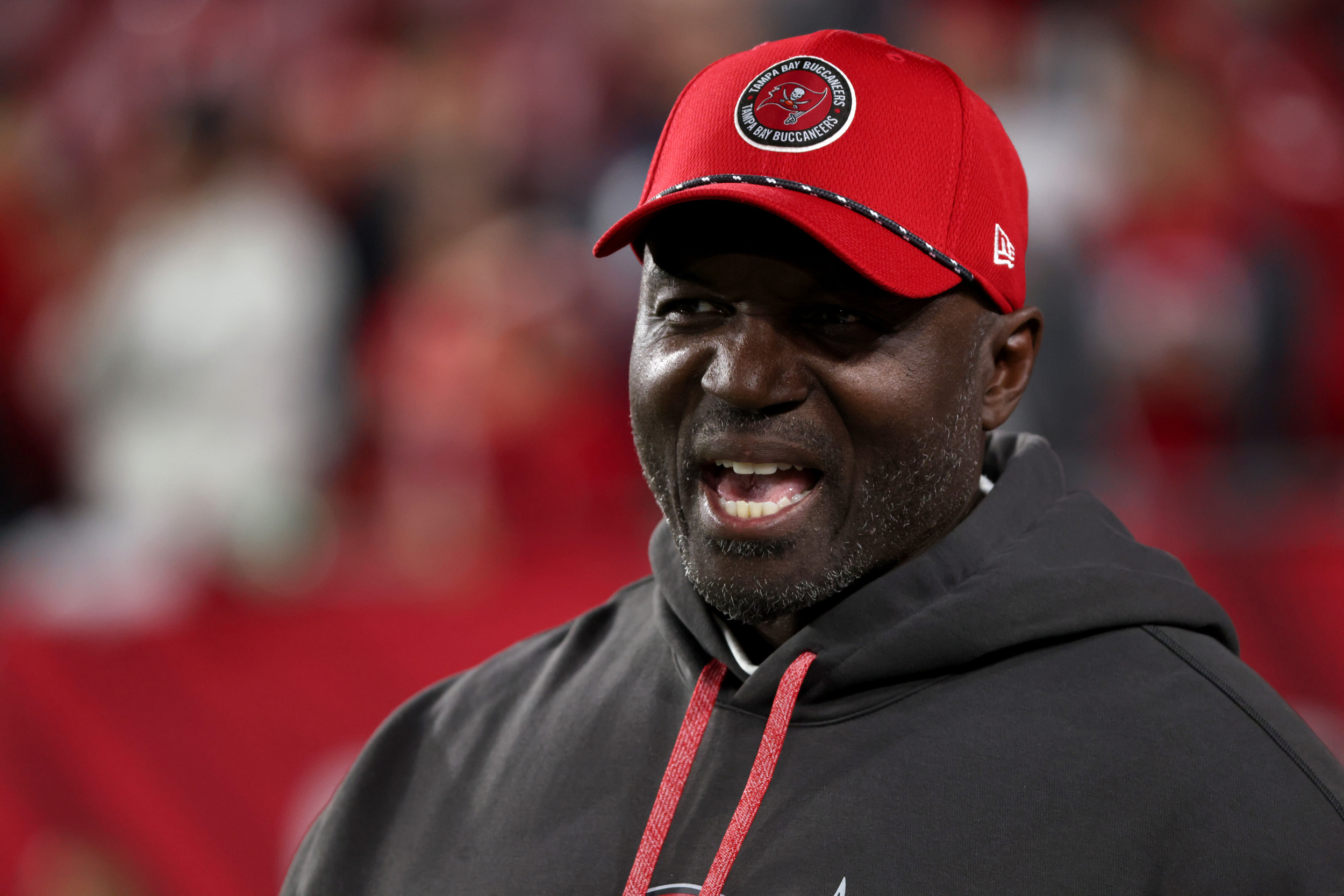 Bucs' Todd Bowles humorously opens up about coaching style