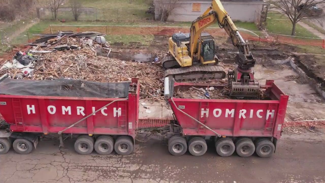 Detroit apartment explosion caused by gas leak, fire department says