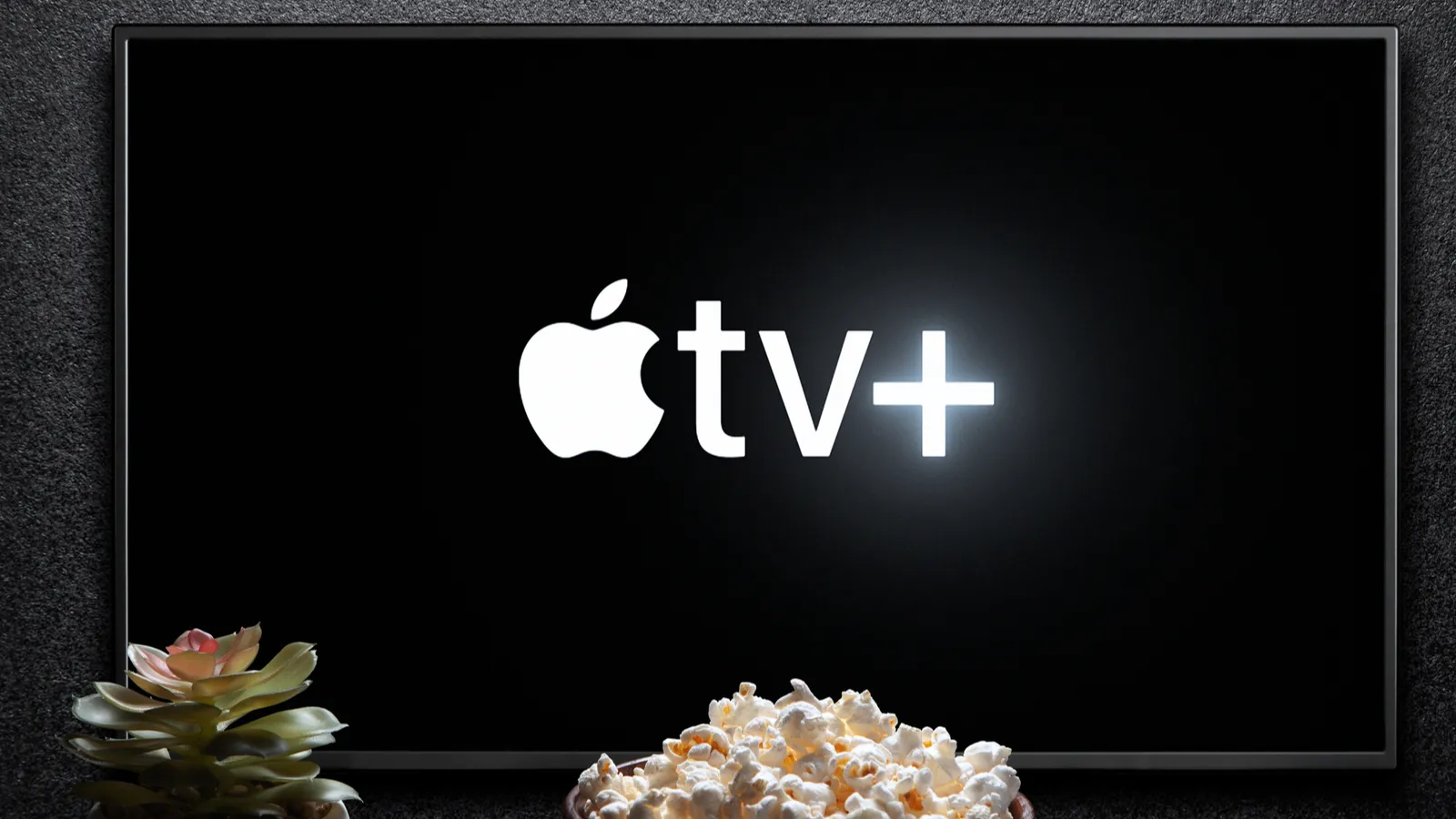 Vince Gilligan’s Apple series “Pluribus” unveils its premiere date and ...