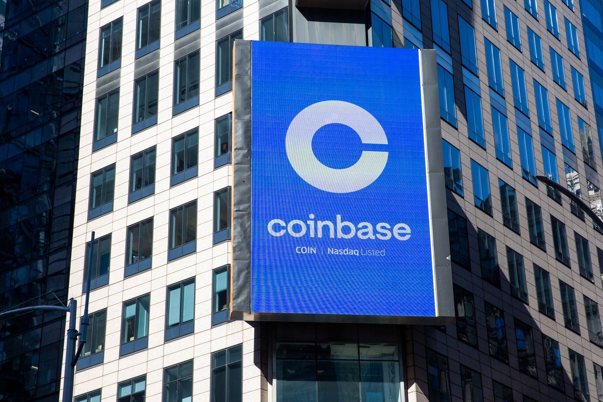 X Asks Supreme Court to Shield Coinbase Users From IRS Probe