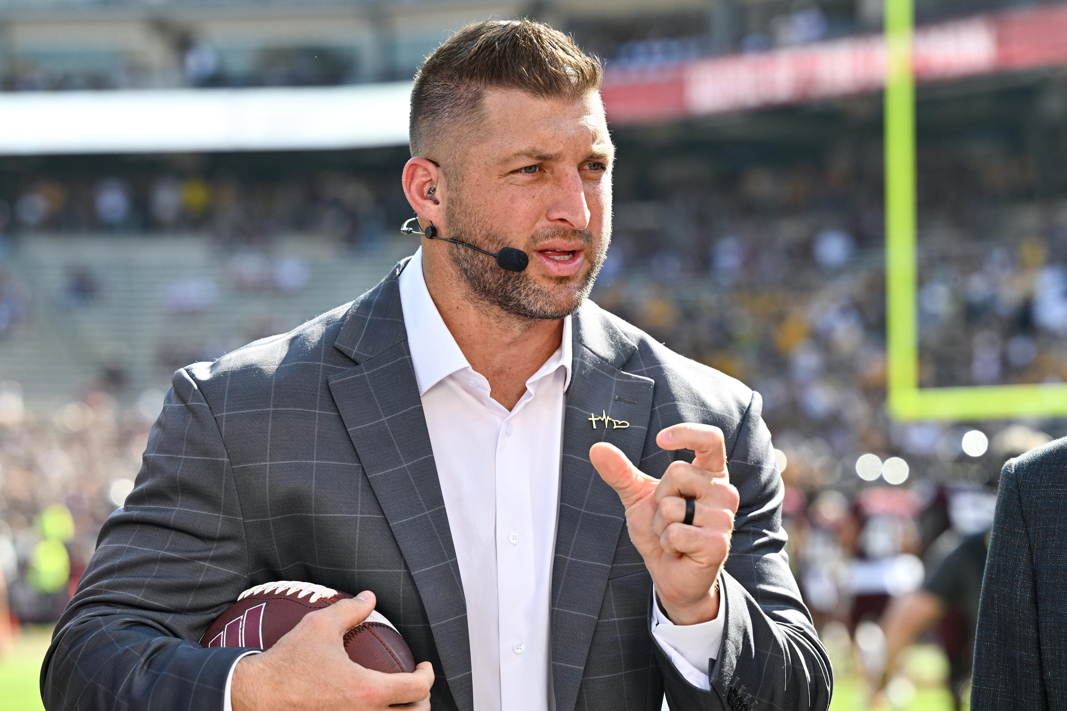 Tim Tebow on baby gender-reveal video with his wife: They forgot 'I'm colorblind'