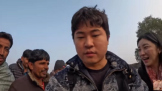 Korean couple stunned as auto rickshaw drivers speak their language in ...