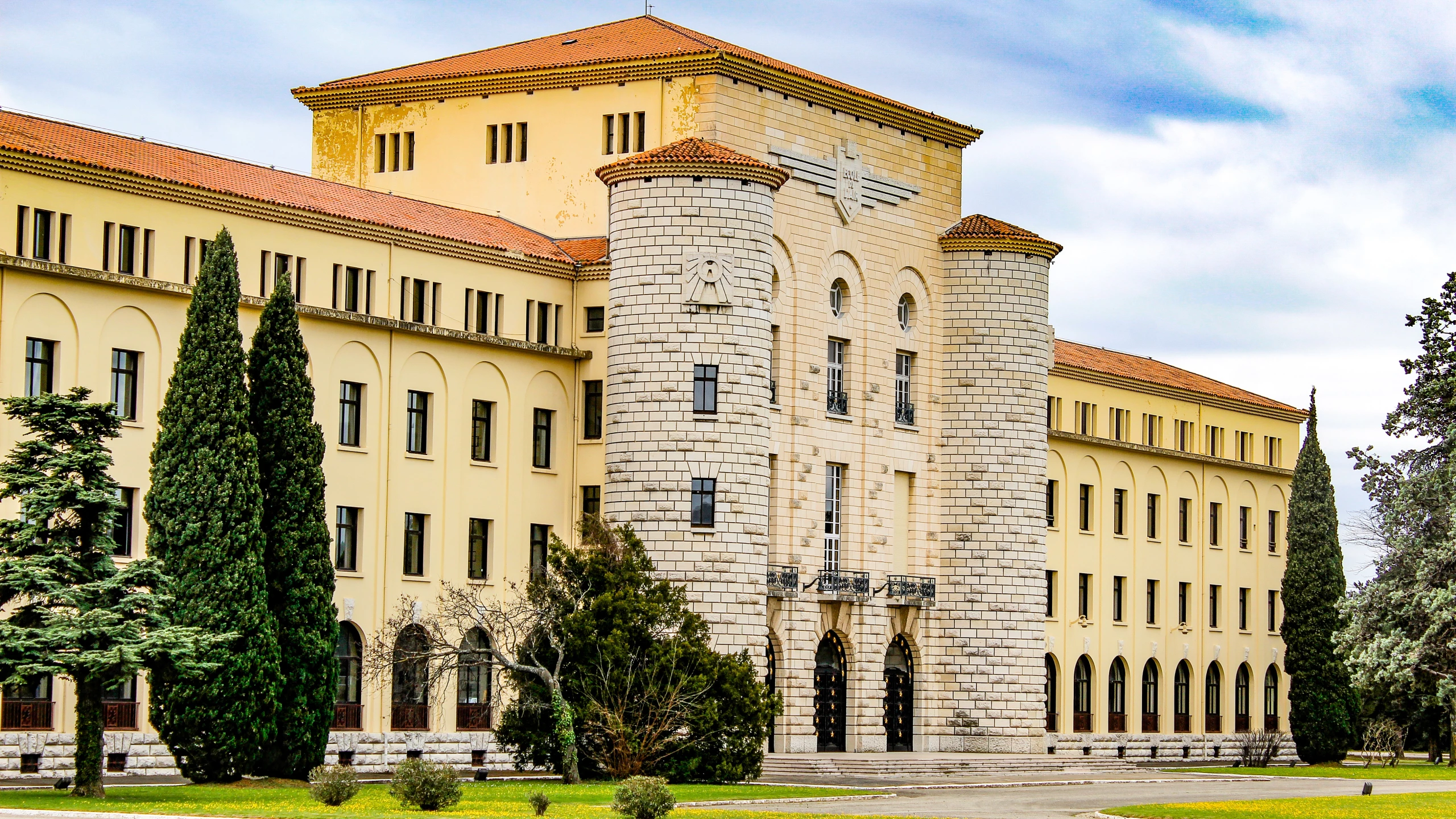 École de l'Air et de l'Espace : 90 ans d'histoire et de transformation