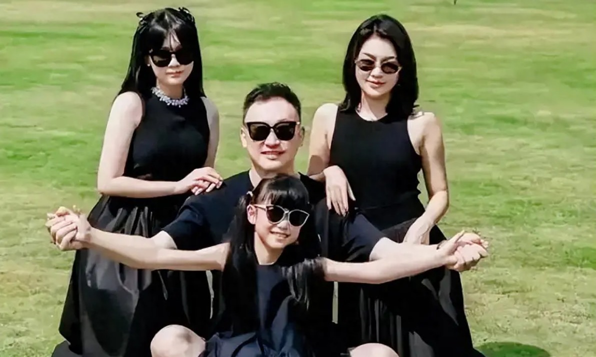 Basketball coach's wife asks fans to help monitoring husband