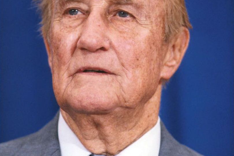 Cory Booker torches MAGA with 5-word message in record-breaking 25-hour ...