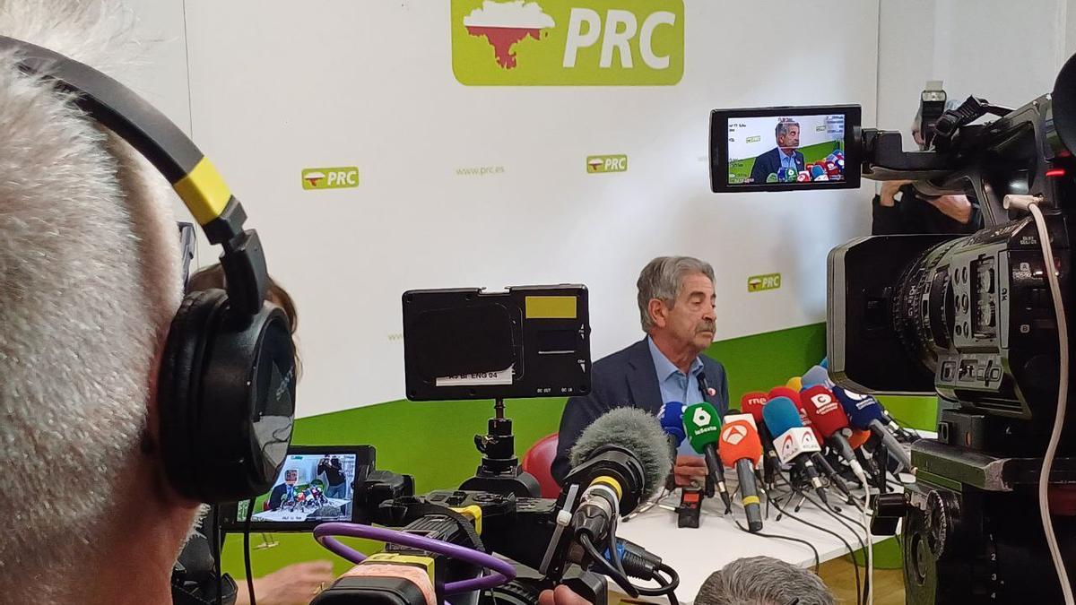 Revilla responde al rey emérito: "Es injusto y mezquino que un ...