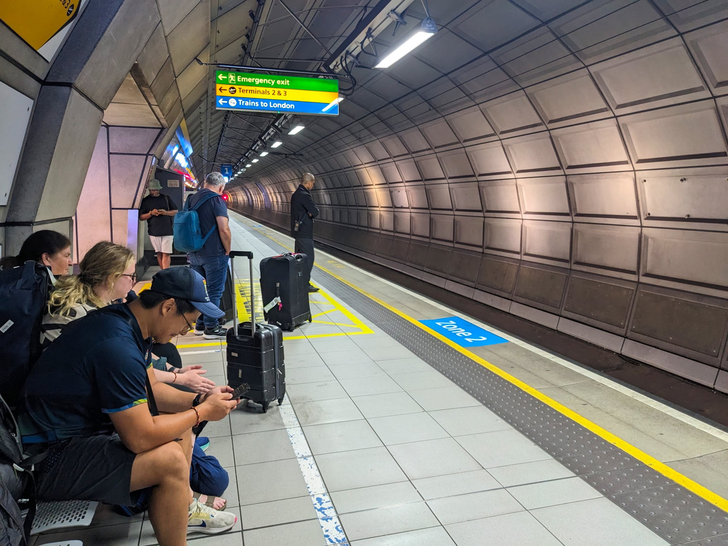 Elizabeth line faces severe delays after fault with power lines