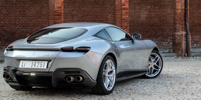 Así es el Ferrari Roma que Nicky Jam ha regalado a su novia