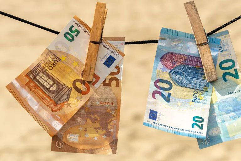 Vakantiegeld 2025: dit extra bedrag krijgen AOW’ers met een bijbaan