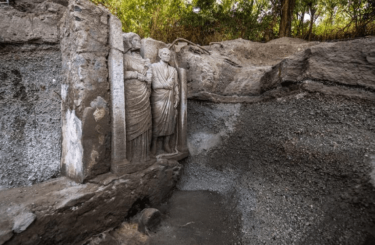 Ancient couple's relief found in Pompeii