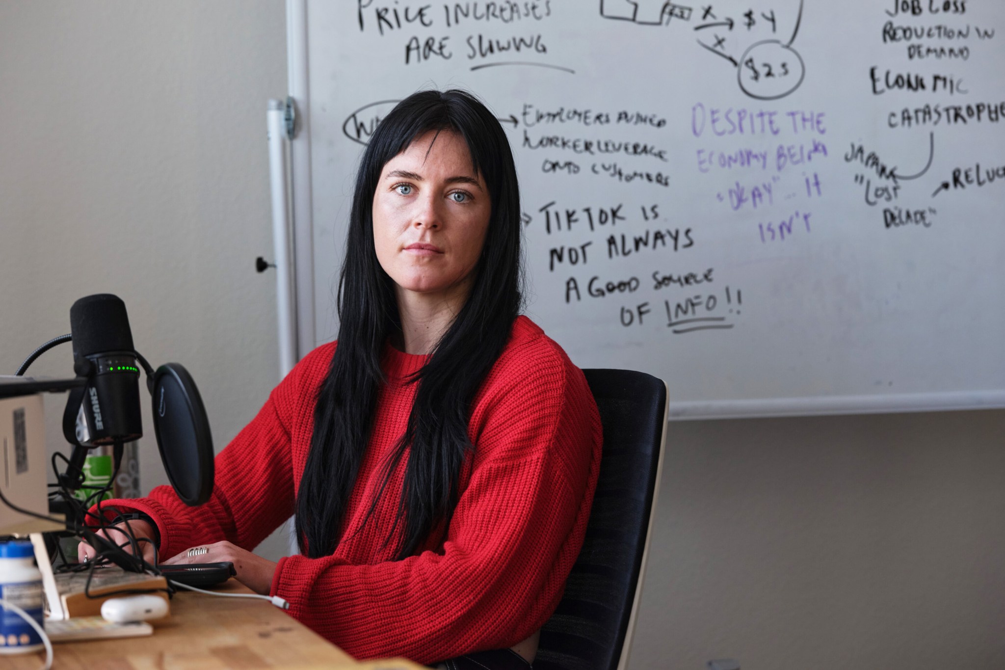 Kyla Scanlon, the Gen Z economic commentator who coined the word ...