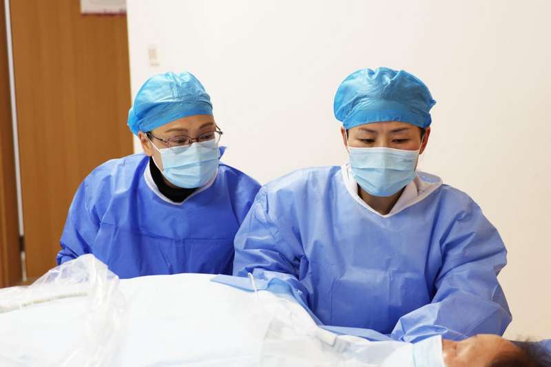 中山一院贵州医院完成全省首例“磁导航3CG引导下PICC置管术”