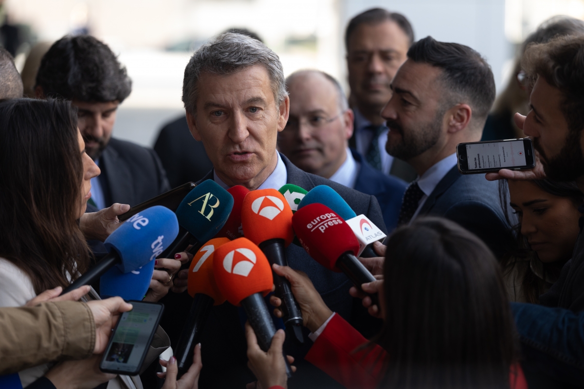 Feijóo arremete contra los aranceles de Trump y reclama a Sánchez un ...