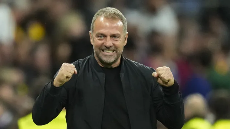 Barcelona hand Arsenal transfer boost as Deco offers striker update