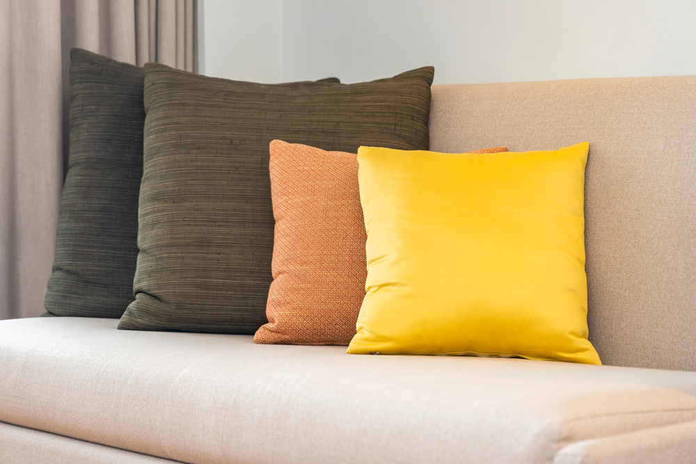 20 Items That Make Homes Look Cluttered