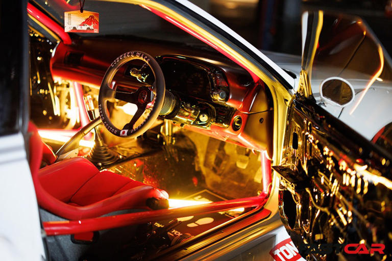 Liberty Walk’s LB-Kaido Works R32: A Skyline Like No Other