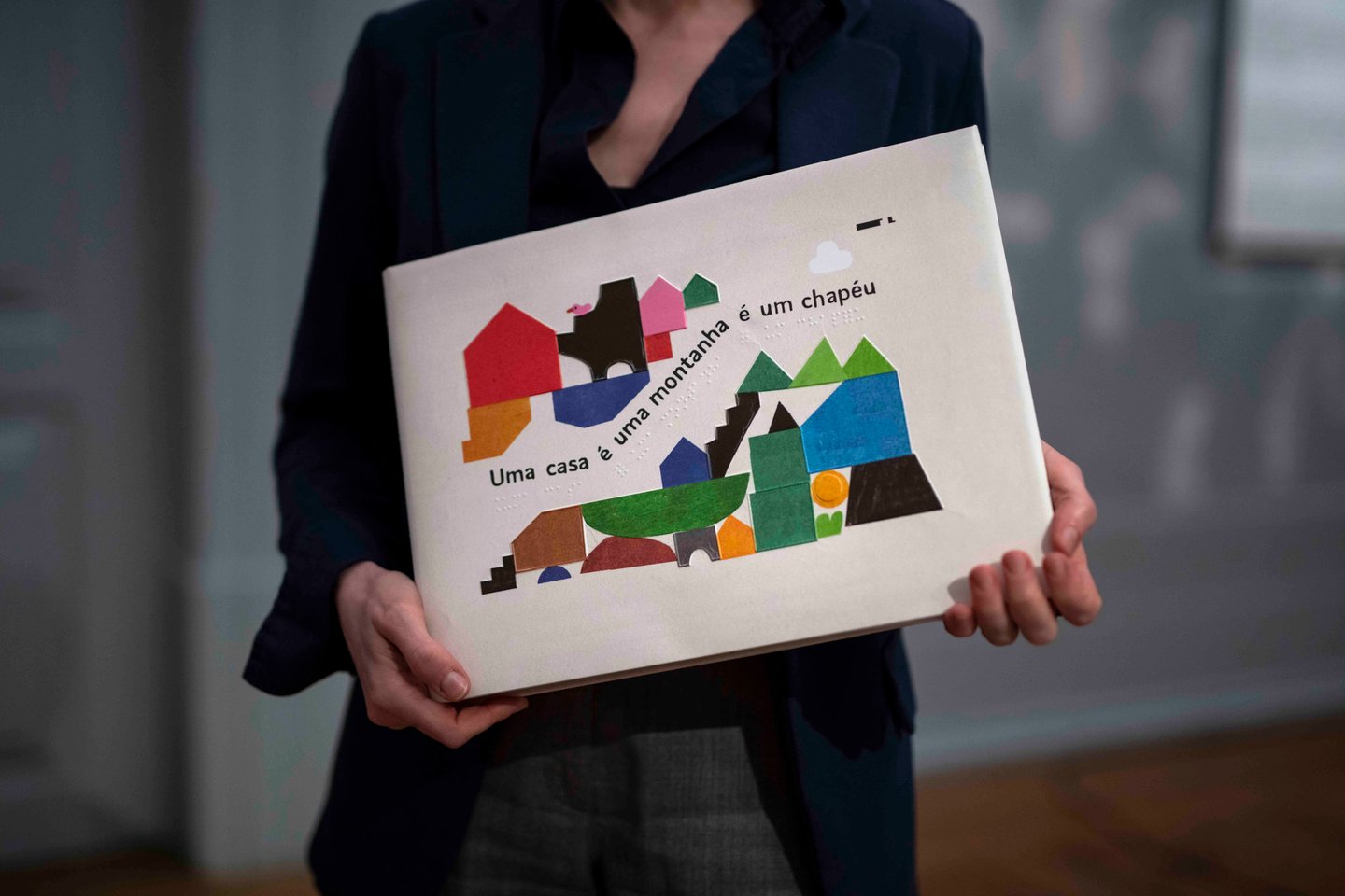 Yara Kono: esta casa é uma montanha e um chapéu