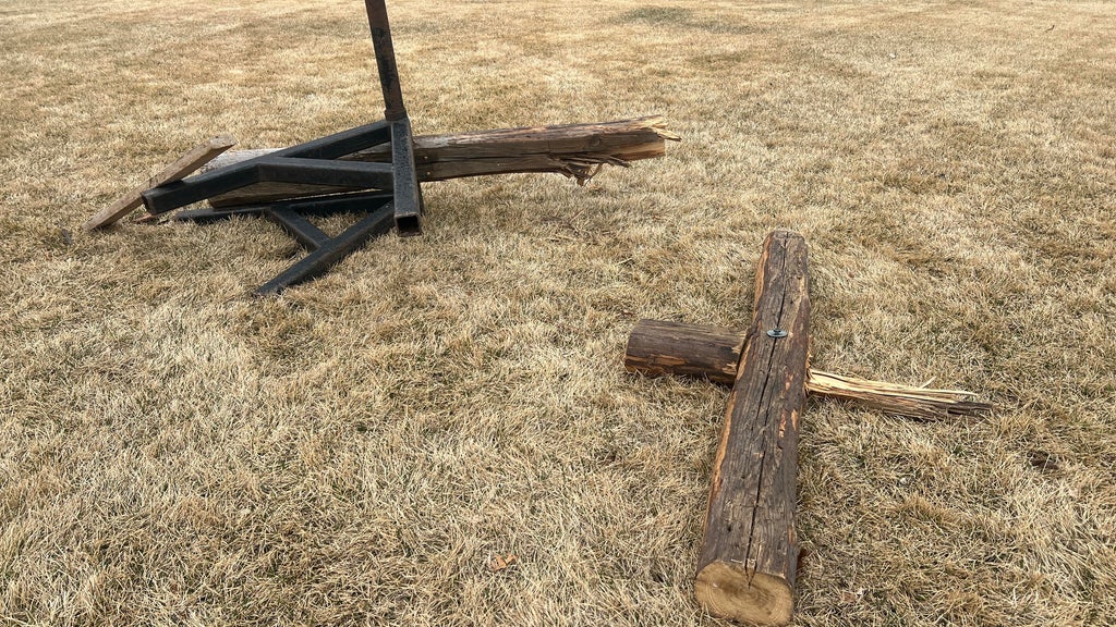 Ten Commandments, cross display vandalized on Minnesota State Capitol ...