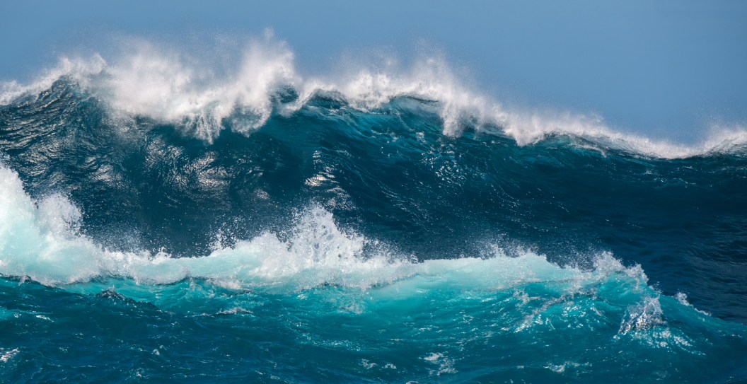 40 Foot Waves Slam Into Cruise Ship Sending Passengers Flying Into ...