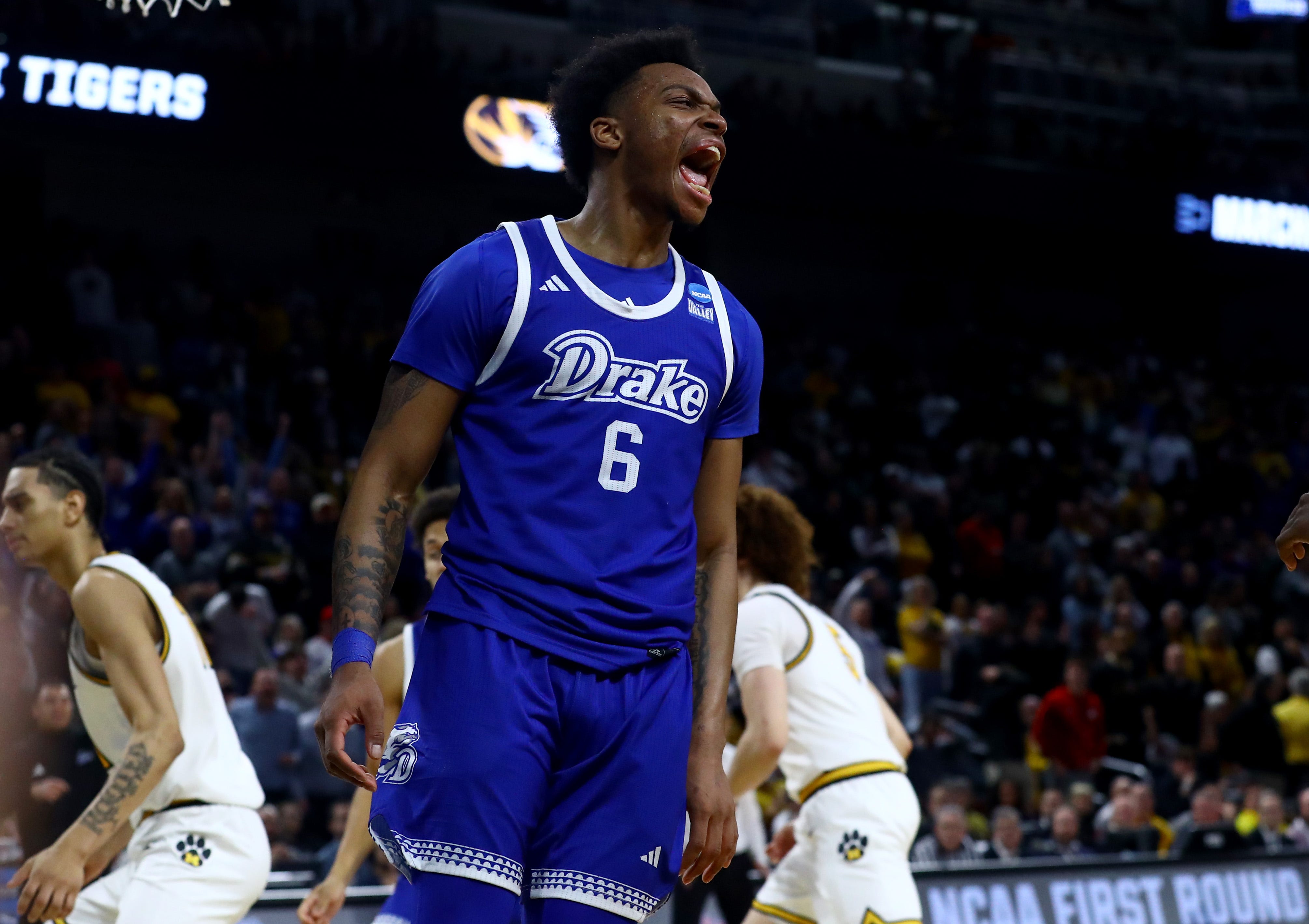 Former Drake sixth man, Iowa basketball target enters transfer portal