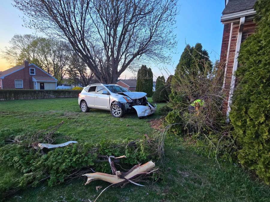 Vehicle crashes into York County residence causing gas leak
