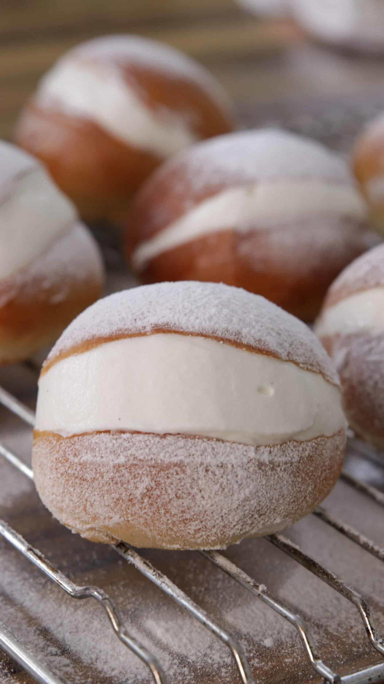 How to Make Soft Maritozzi Buns with Sweet Cream Filling