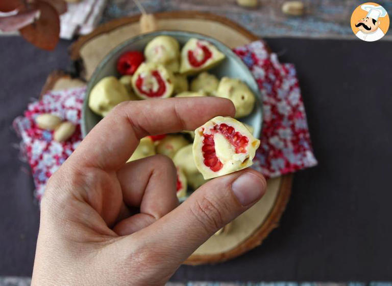 Franui à la pistache, de délicieuses framboises enrobées, fondantes et ...